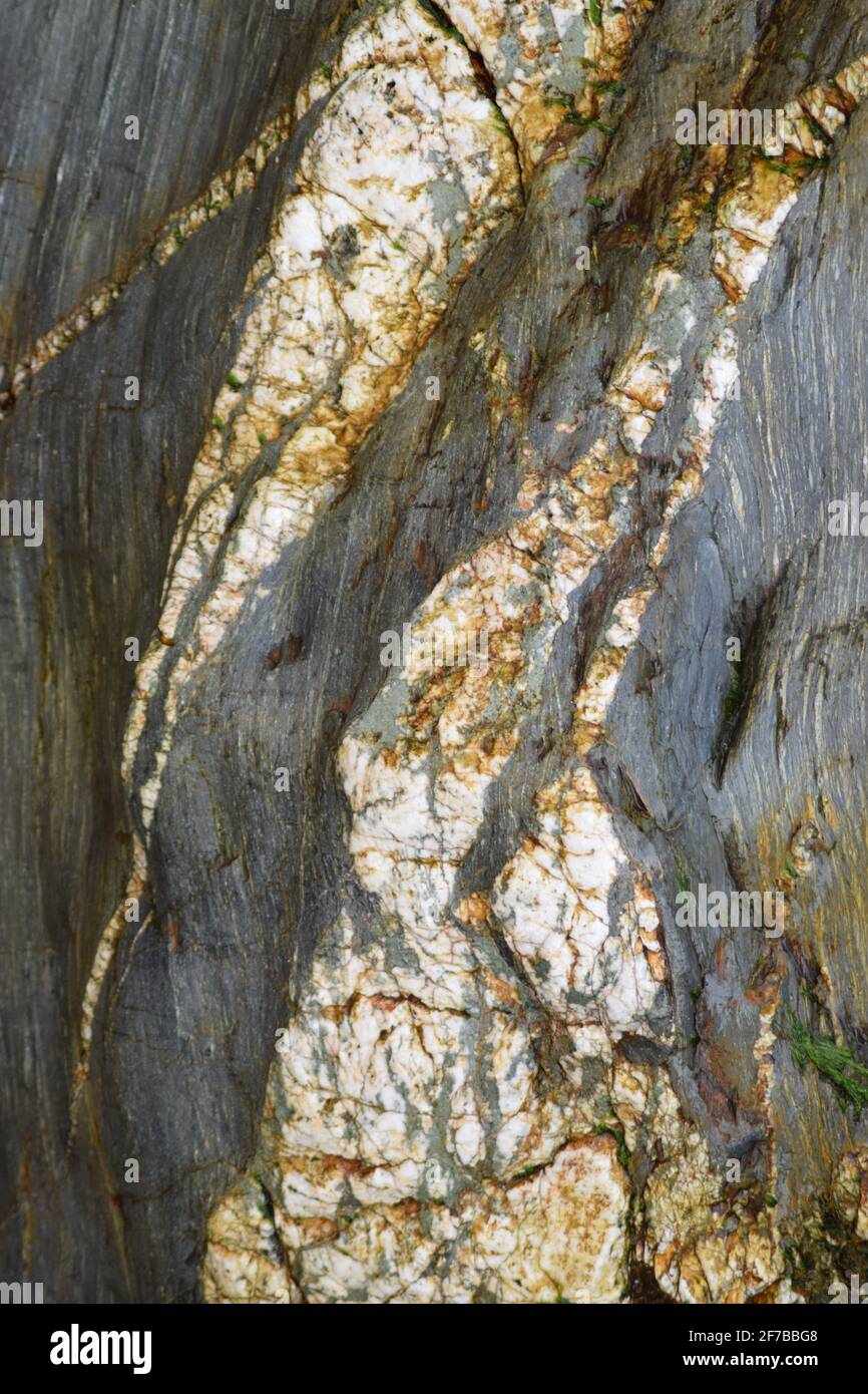 White quartz grey rock hi-res stock photography and images - Alamy