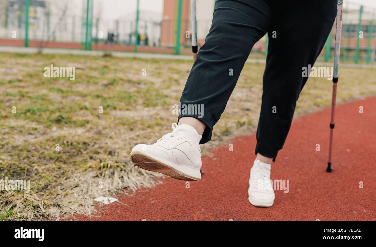 Womans legs in motion hi-res stock photography and images - Alamy