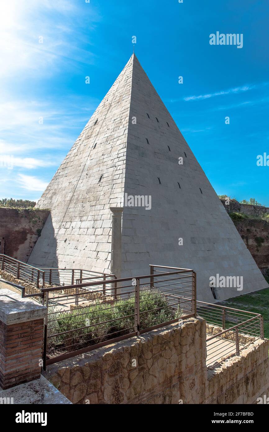Pyramid of Cestius, Sepulchrum C. Cestii, Cimitero Acattolico, Non ...