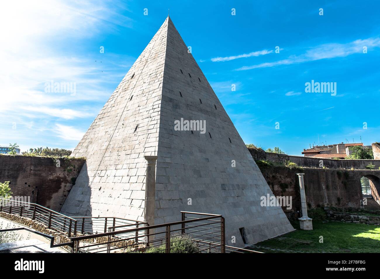 Pyramid of Cestius, Sepulchrum C. Cestii, Cimitero Acattolico, Non ...