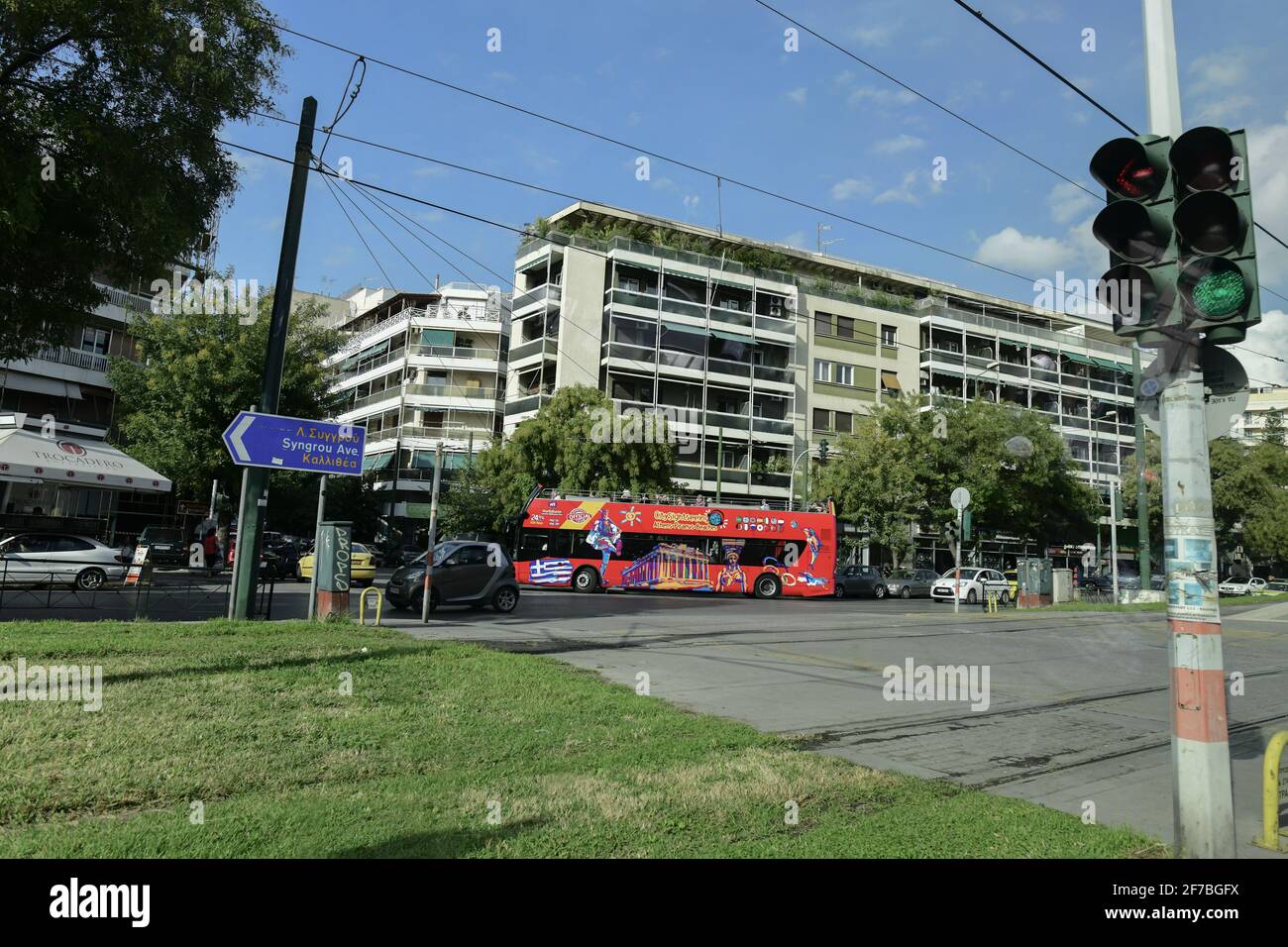 Two tiered bus hi-res stock photography and images - Alamy
