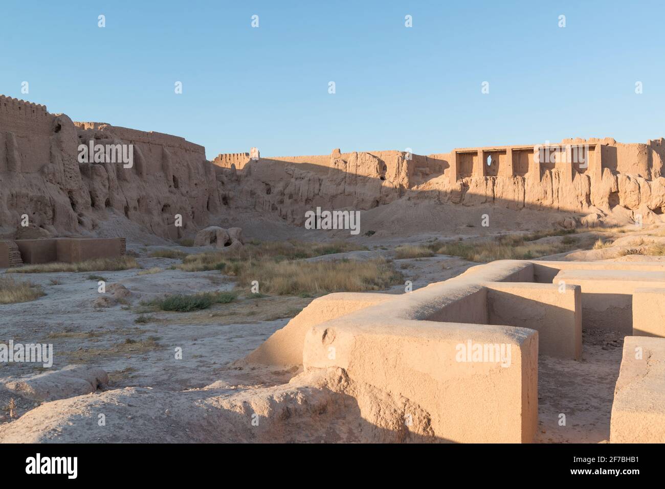 Belqays fort near Esfarāyen, North Khorasan, Iran Stock Photo - Alamy