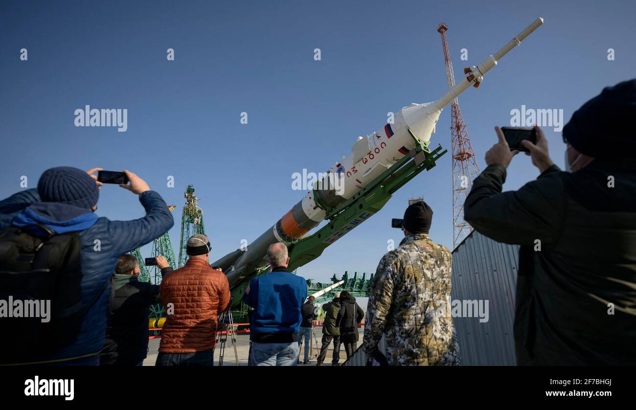 Expedition 65 launch hi-res stock photography and images - Alamy