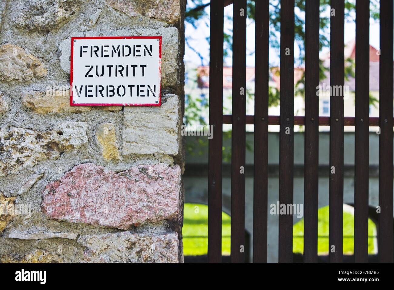 Prohibited trespassing hi-res stock photography and images - Alamy