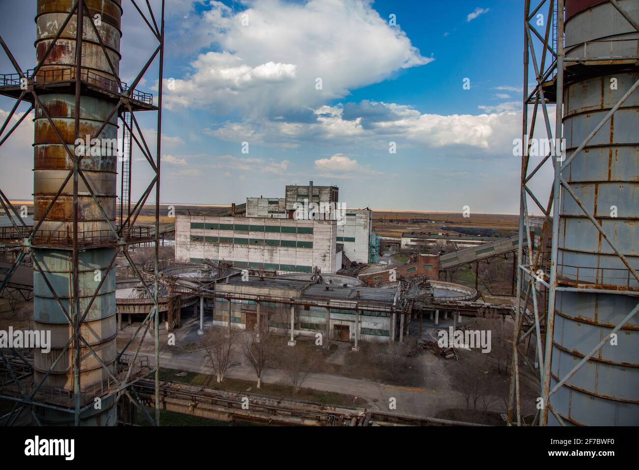 Smoke stack industrial plant hi-res stock photography and images - Alamy