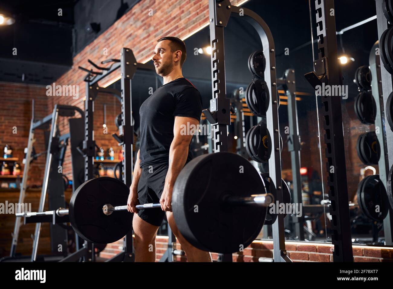 Lifting heavy weights hi-res stock photography and images - Alamy