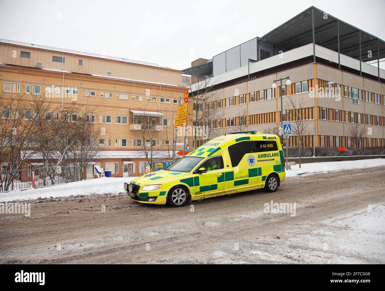 Ambulance outside house hi-res stock photography and images - Alamy