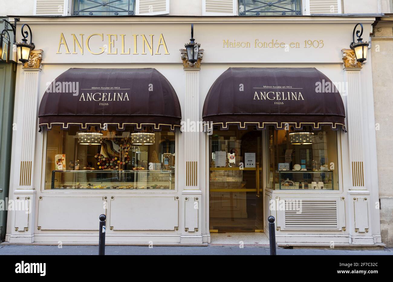 Angelina paris hi-res stock photography and images - Alamy