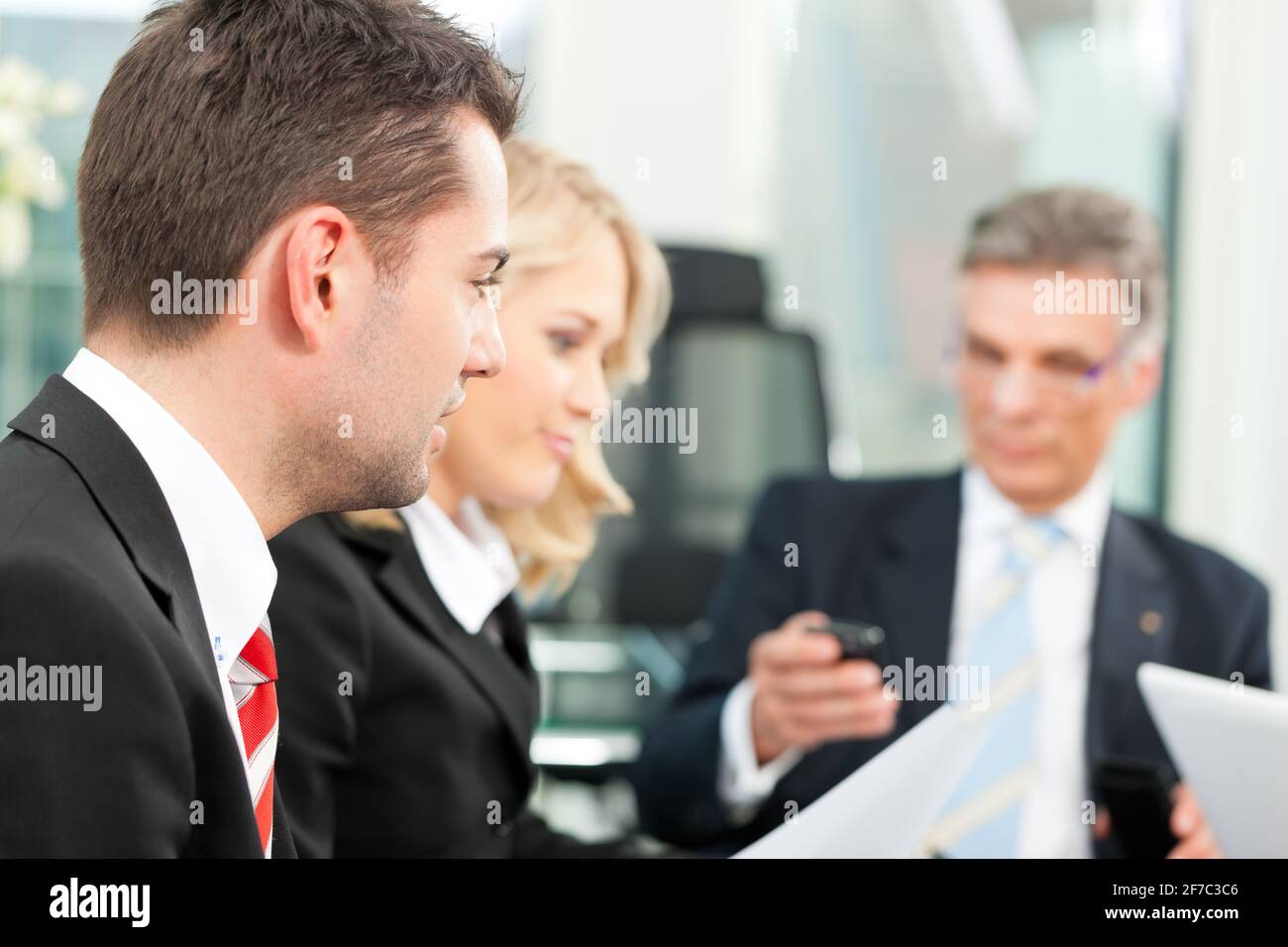 Check mails hi-res stock photography and images - Alamy