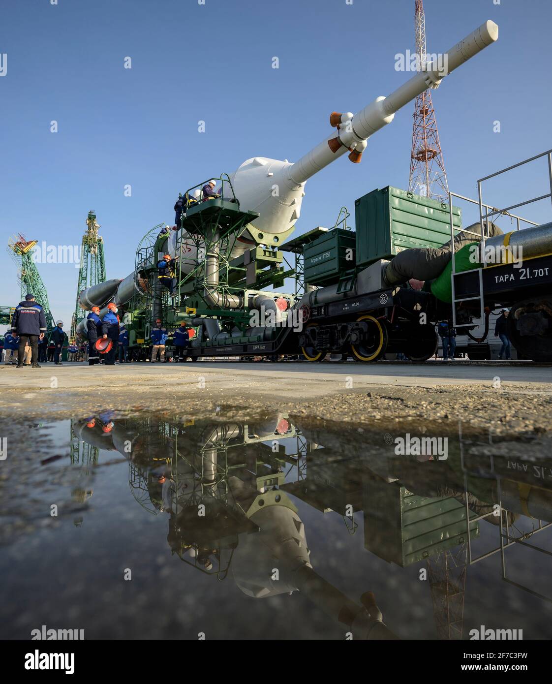 Expedition 65 launch hi-res stock photography and images - Alamy