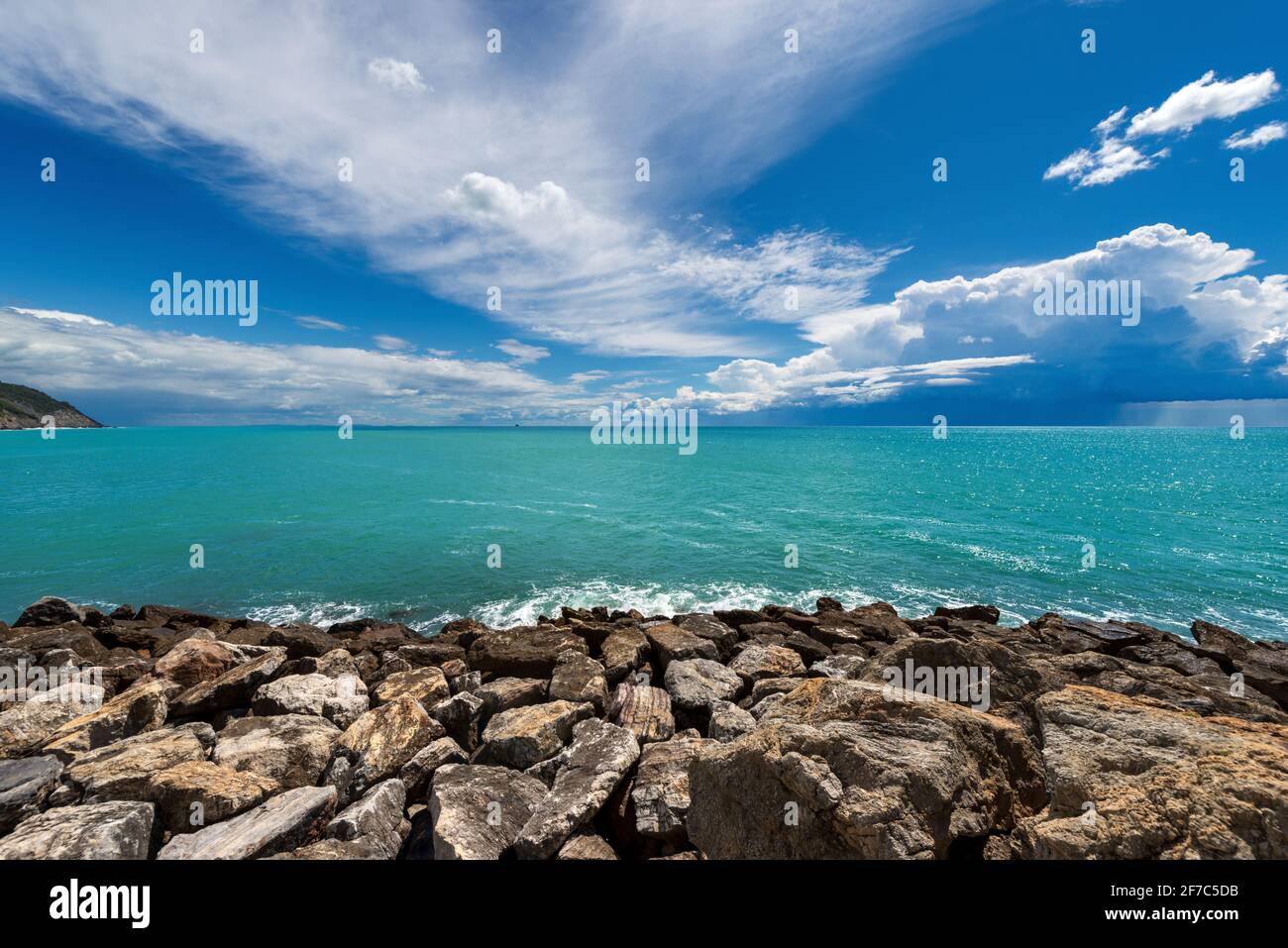 Tellaro beach hi-res stock photography and images - Alamy