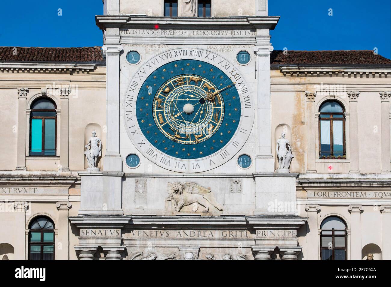 Italy, Padua, April 16 , 2020 : Signori Square, during the lockdown ...