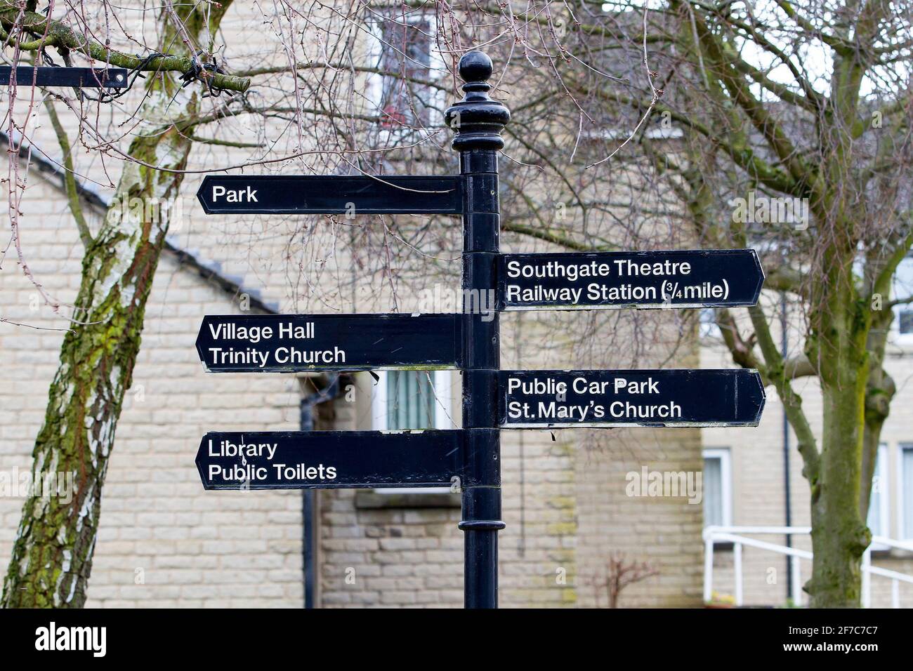 Uk village hall signs hi-res stock photography and images - Alamy