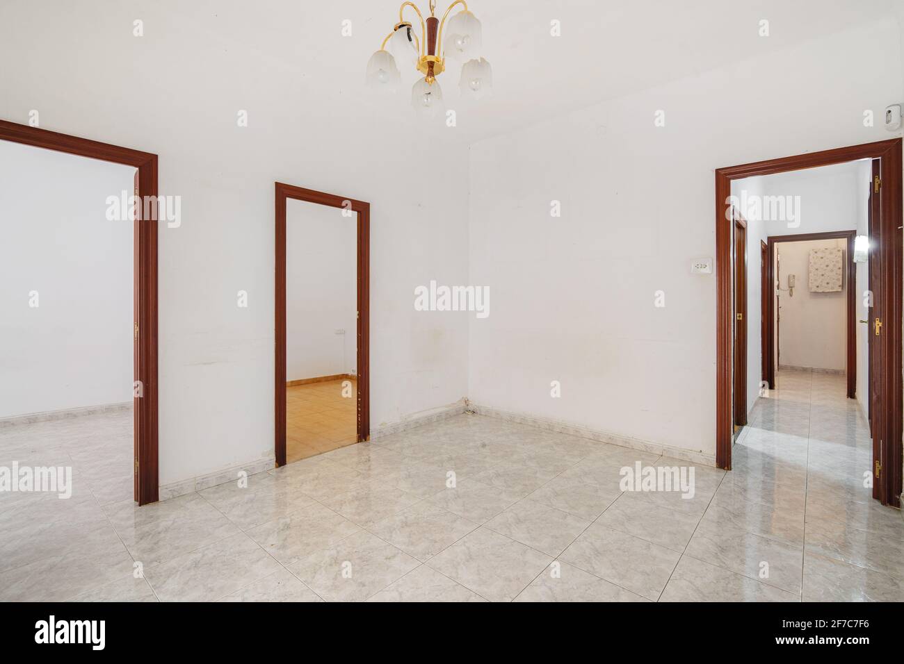 Gothic rooms hi-res stock photography and images - Alamy