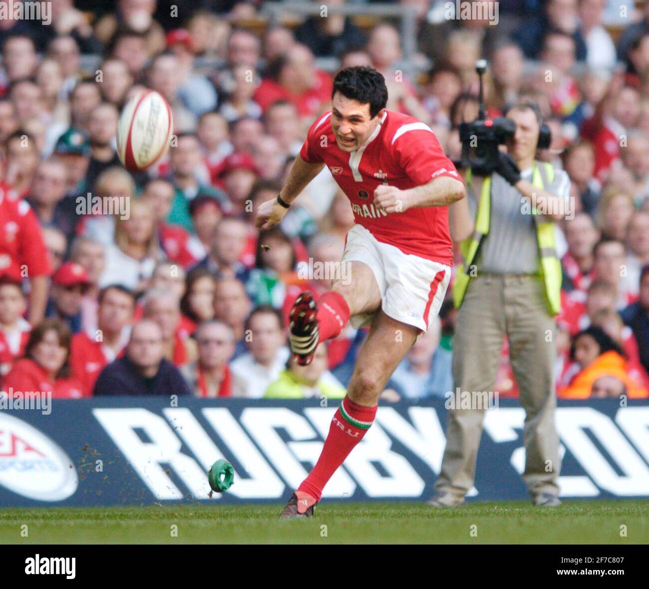 Kicks a penalty hi-res stock photography and images - Alamy