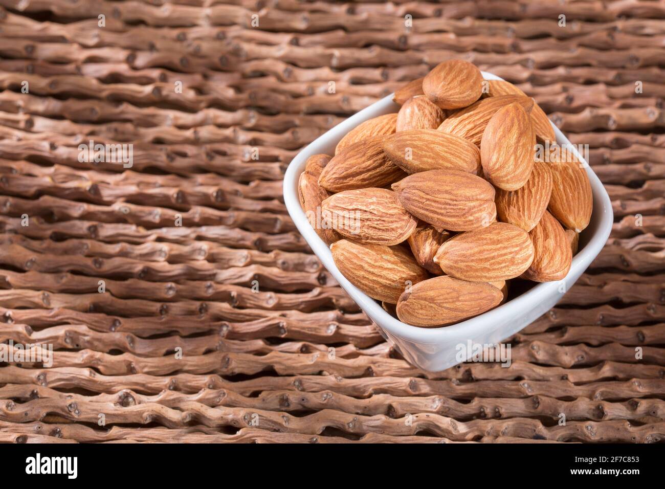Peeled almonds - Prunus dulcis Stock Photo - Alamy