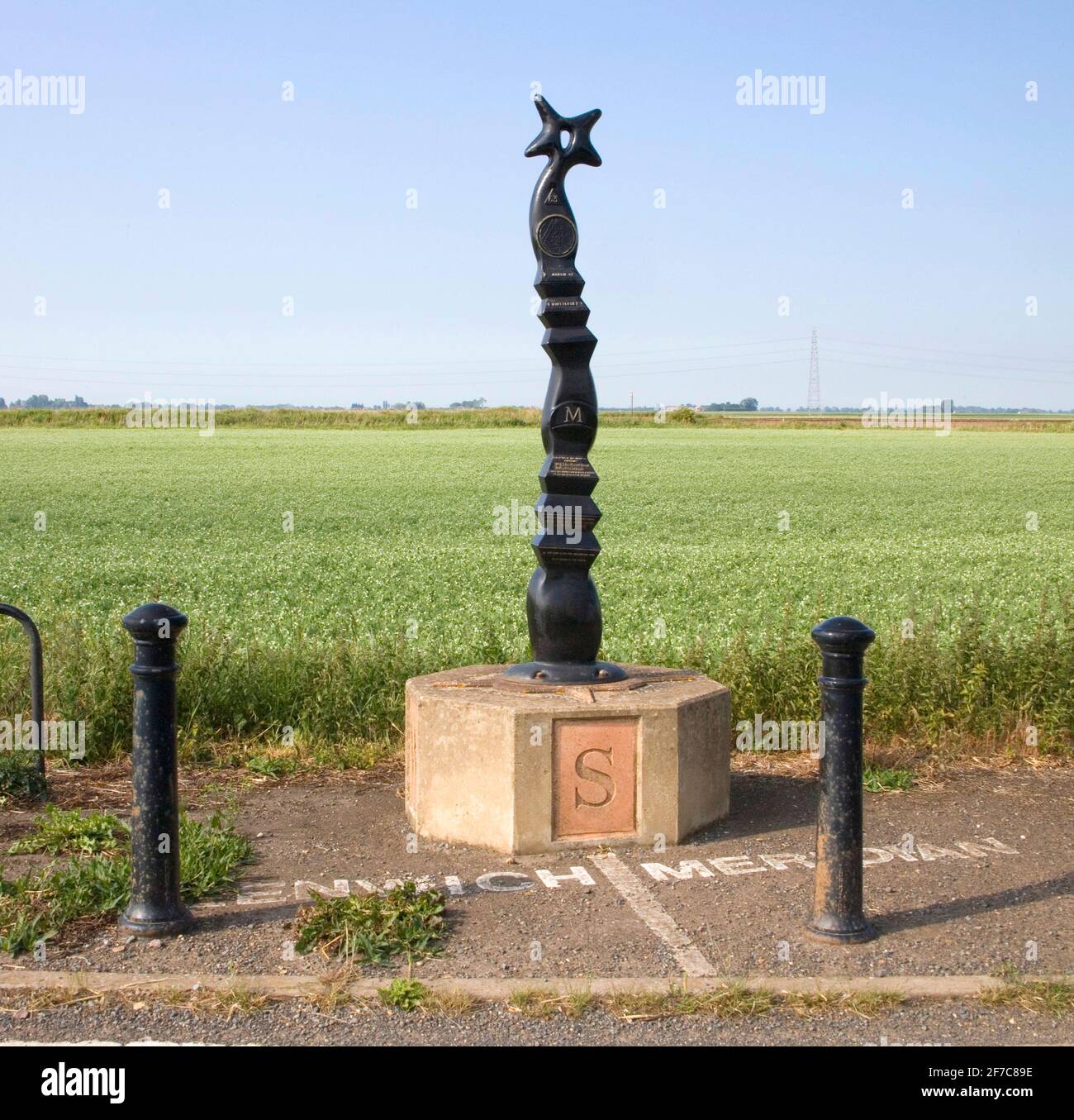 greenwich meridian marker at australia farm on the cambridgeshire fens ...