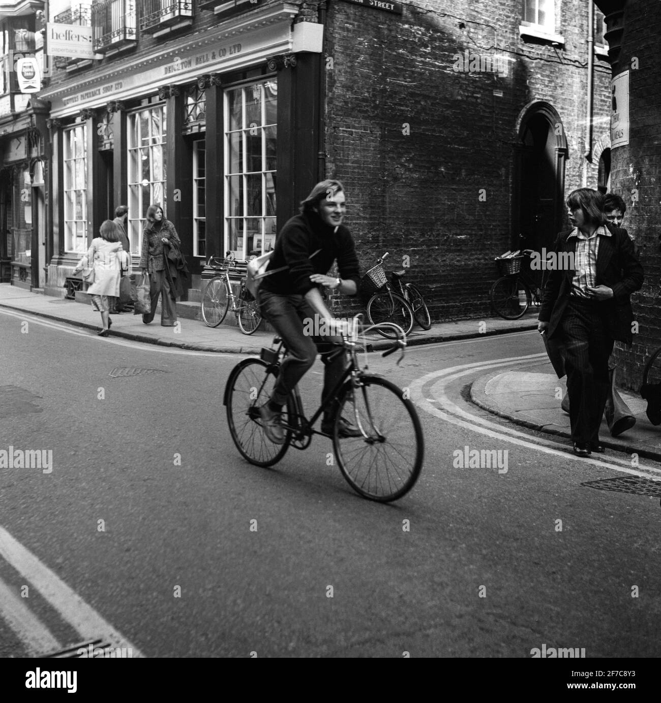 Life in britain 1970s hi-res stock photography and images - Alamy