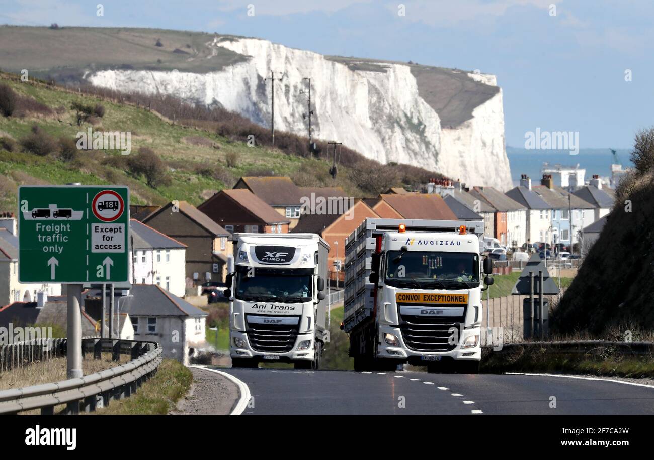 A20 kent lorries hi-res stock photography and images - Alamy
