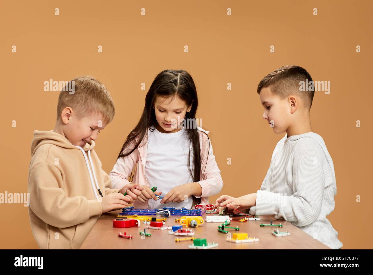 Circuits class hi-res stock photography and images - Alamy