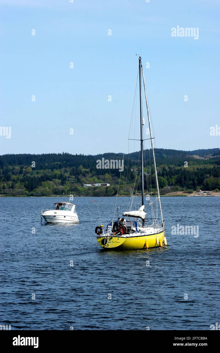 Yacht leaving the Crinan Canal for Loch Gilp, Scotland Stock Photo - Alamy