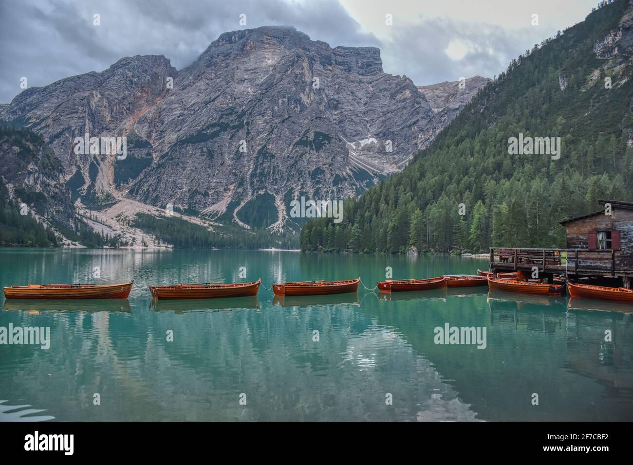 See, Pragser Wildsee, Wildsee, Bergsee, Südtirol, Italien, Pragser Tal ...