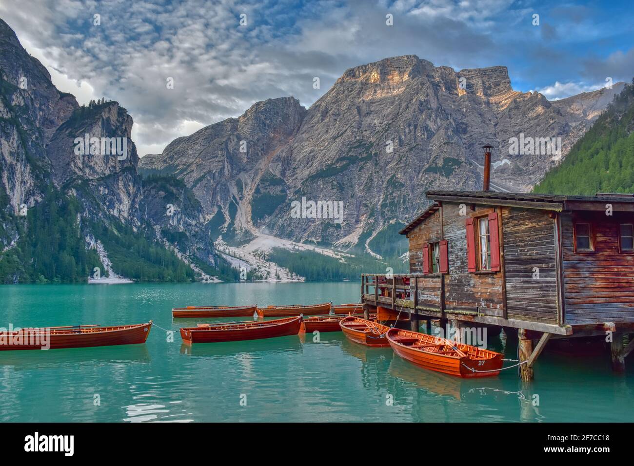 See, Pragser Wildsee, Wildsee, Bergsee, Südtirol, Italien, Pragser Tal ...