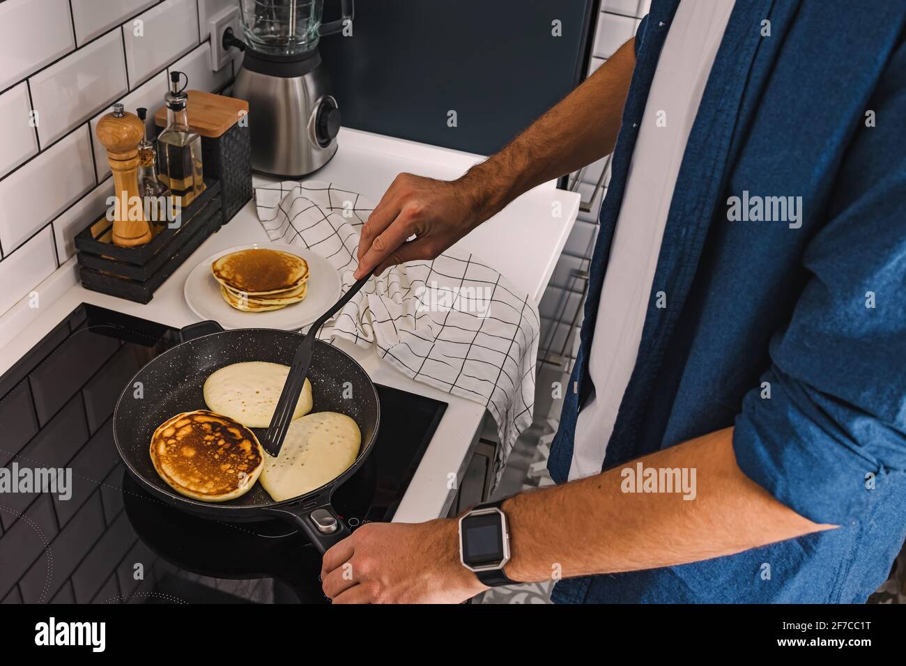 The pancake man hi-res stock photography and images - Alamy
