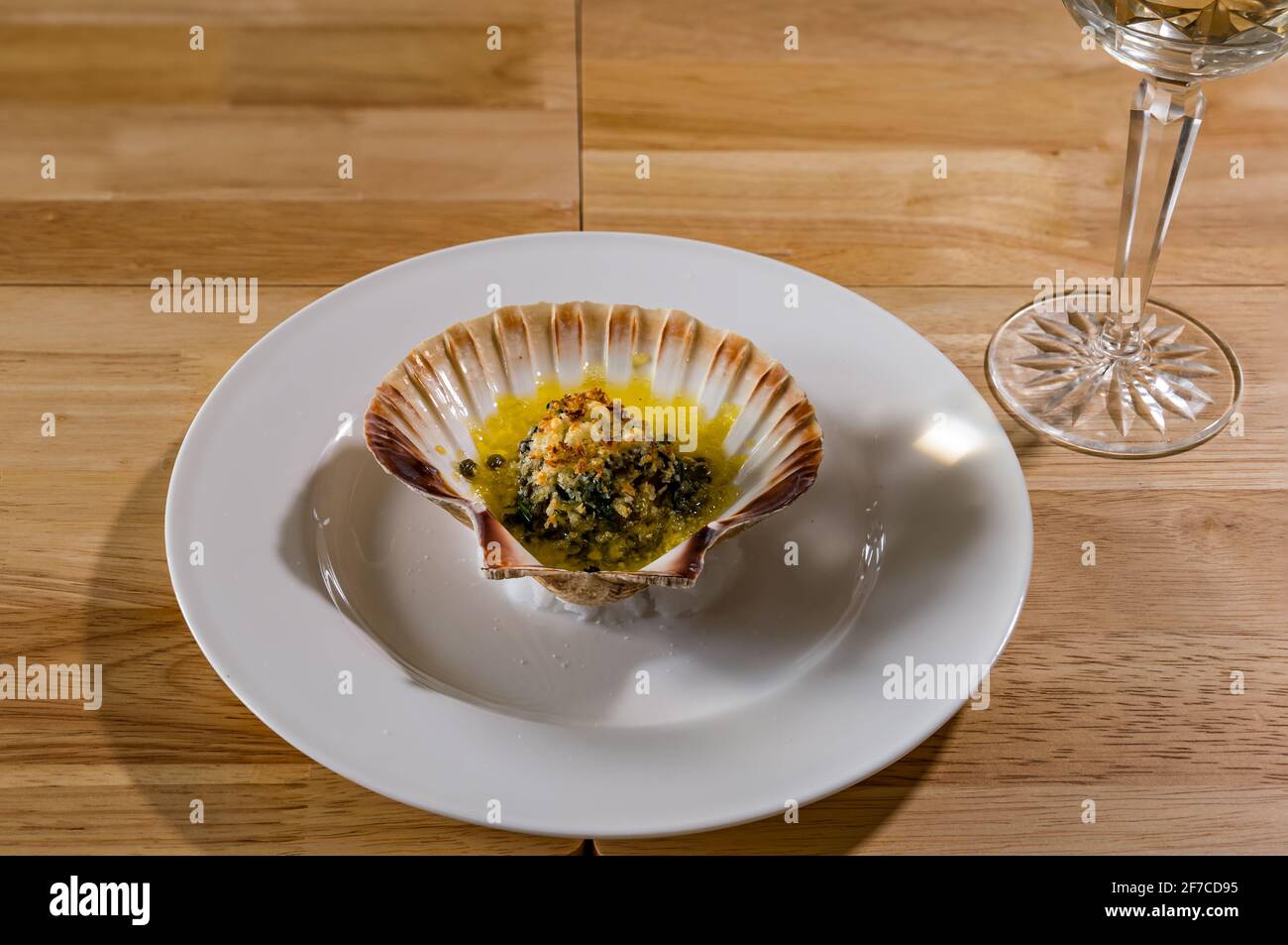 Scallops fine dining hi-res stock photography and images - Alamy