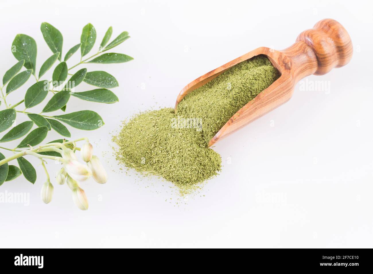Fresh leaves and moringa powder - Moringa oleifera. Top view Stock ...