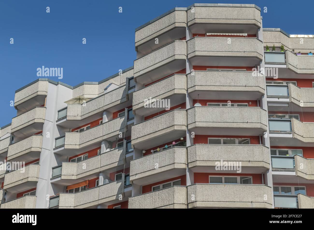 Ddr plattenbauten hi-res stock photography and images - Alamy