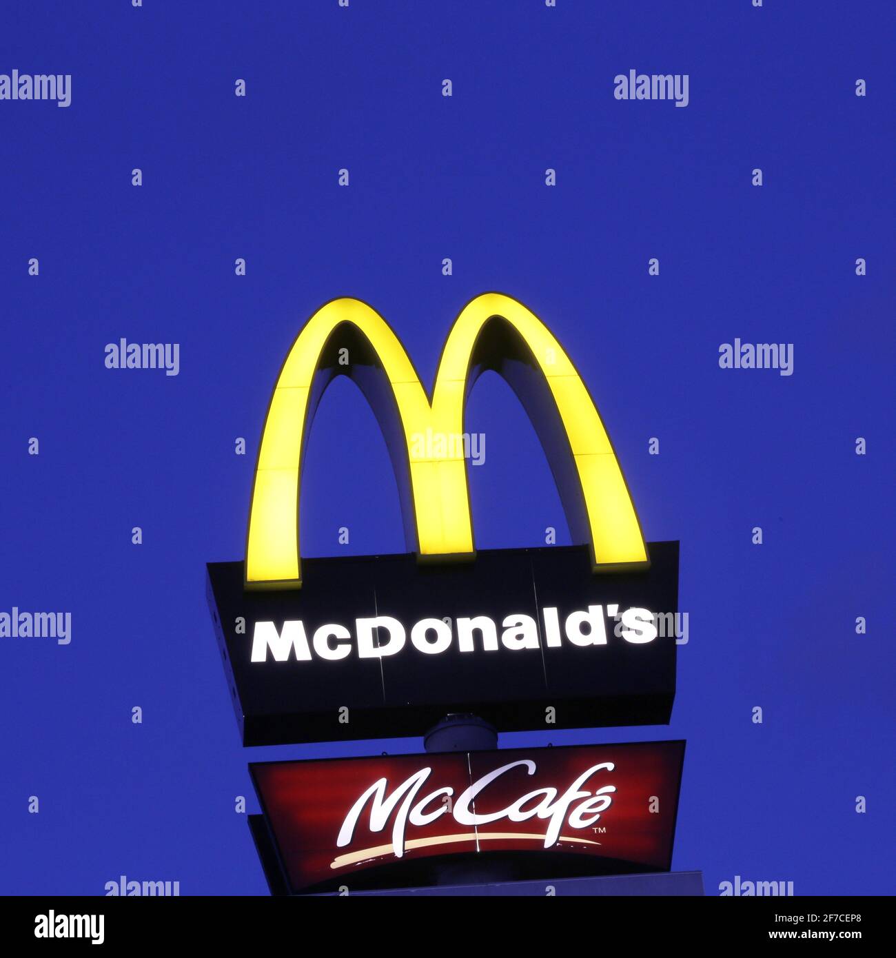 Mcdonalds mccafe logo sign hi-res stock photography and images - Alamy