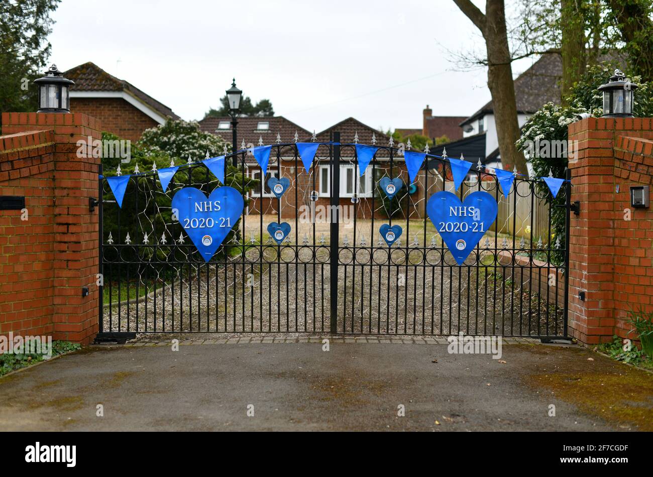 Thank you NHS hearts on gate of house during Coronavirus pandemic ...