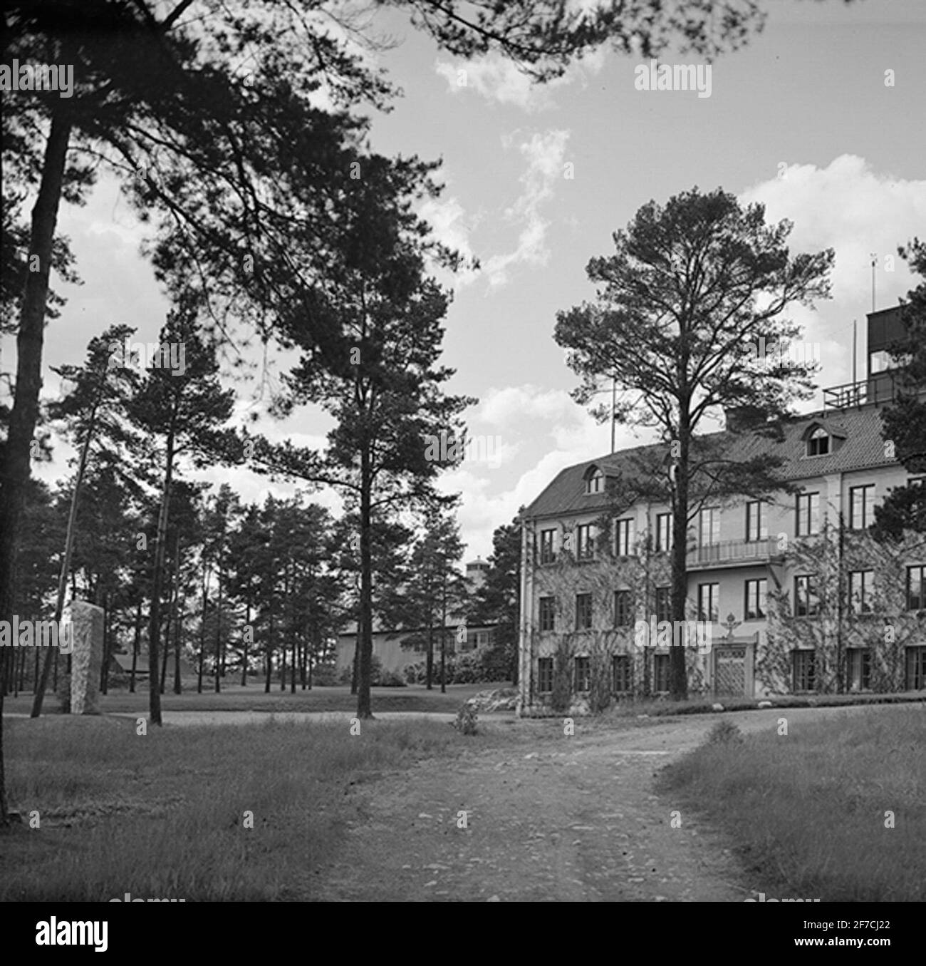 Chancellor building on F 2 Roslagens flying fleet, 1944. The canal ...