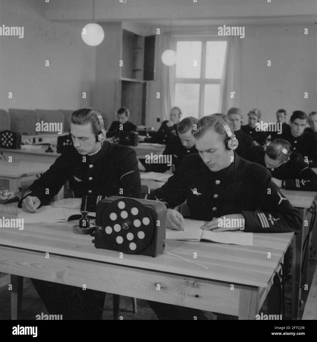 Radiolek under basic aircraft training, GFSU, 194 Radiolek under basic ...
