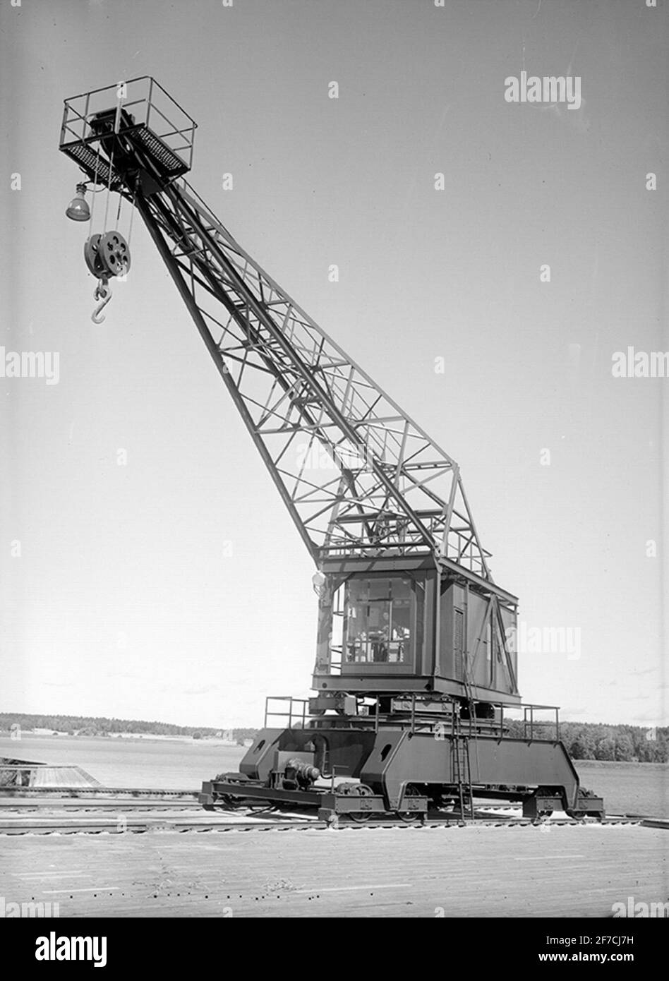 Crane for aircraft on F 2, 1942 Crane for aircraft on F 2 Roslagens ...