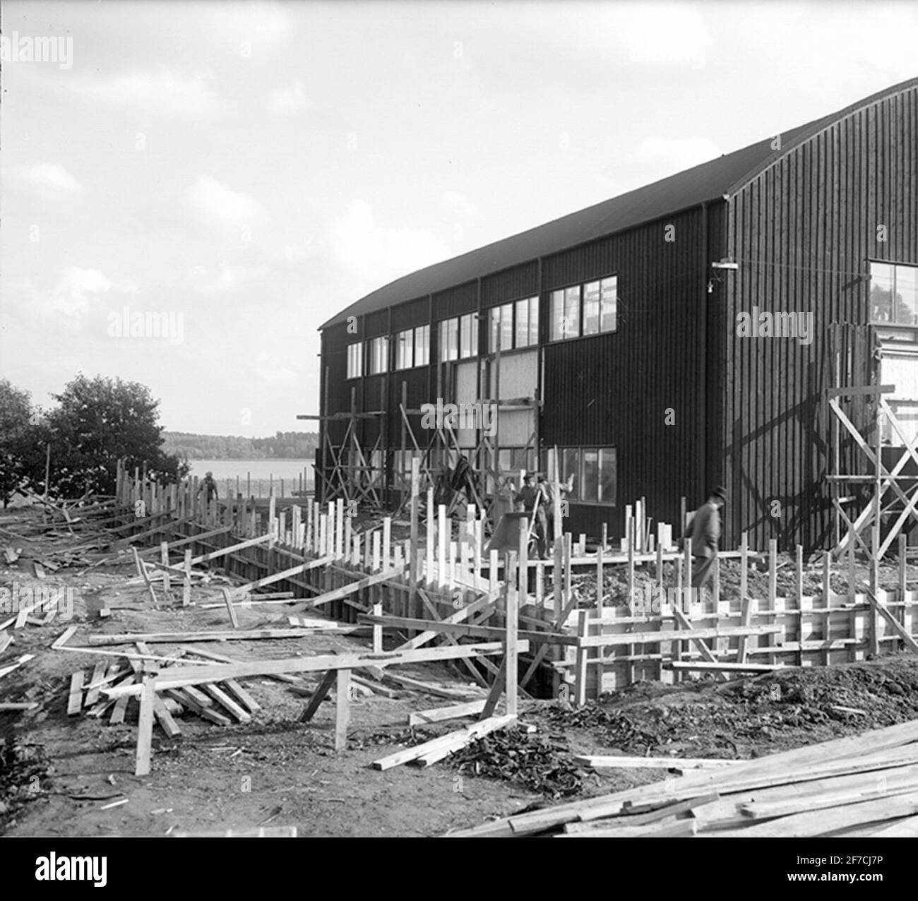 Aircraft construction hall Black and White Stock Photos & Images - Alamy