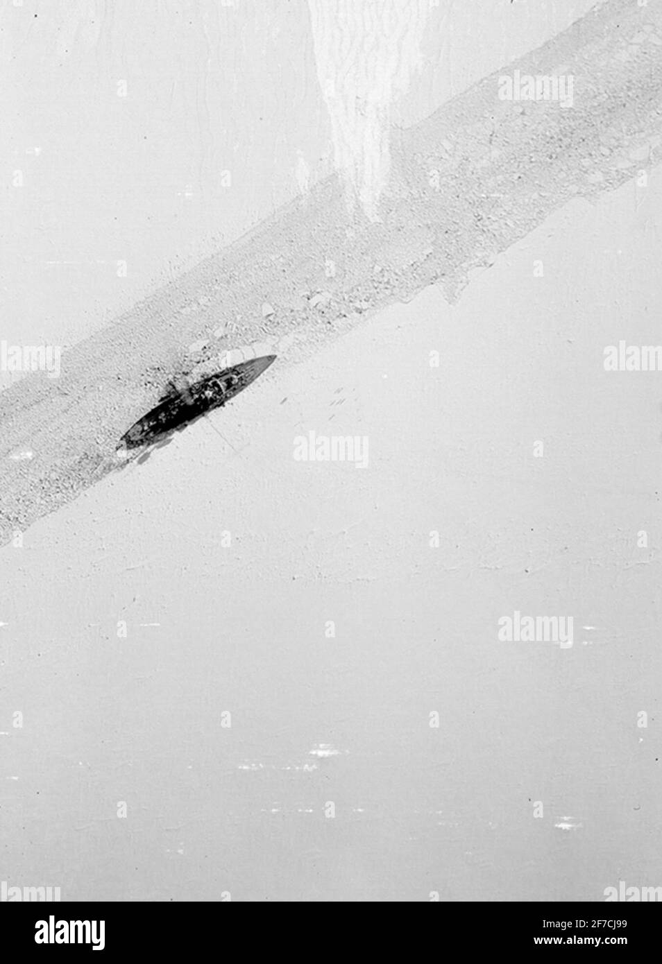 Ship aerial view sea Black and White Stock Photos & Images - Alamy