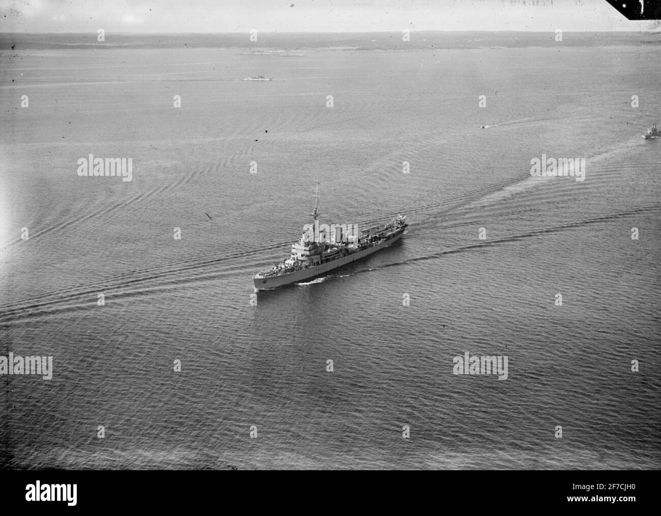 Airplane bridges HMS Gotland at sea, 1935 Airplane gridsman HMS Gotland ...