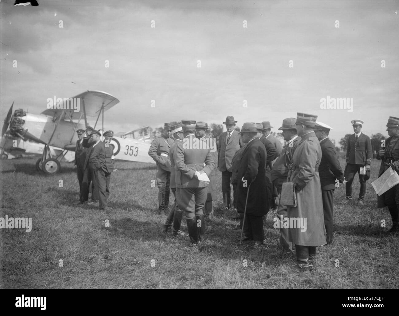 Air force civilian personnel Black and White Stock Photos & Images - Alamy