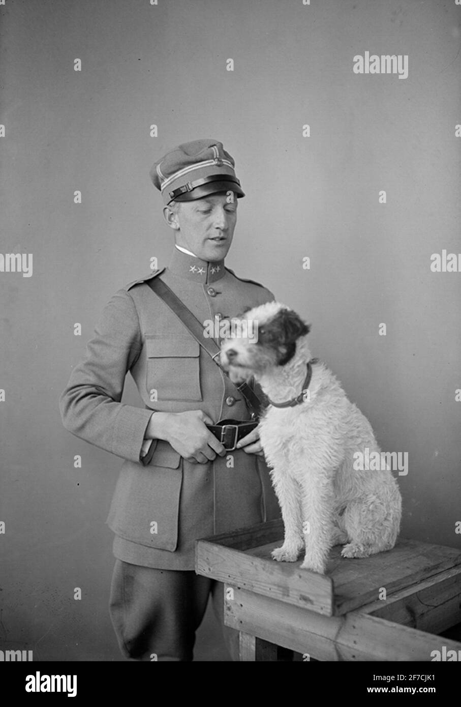 Portrait of Lieutenant Gunnar Maple Legs with Dog, 1925 Motifs ...