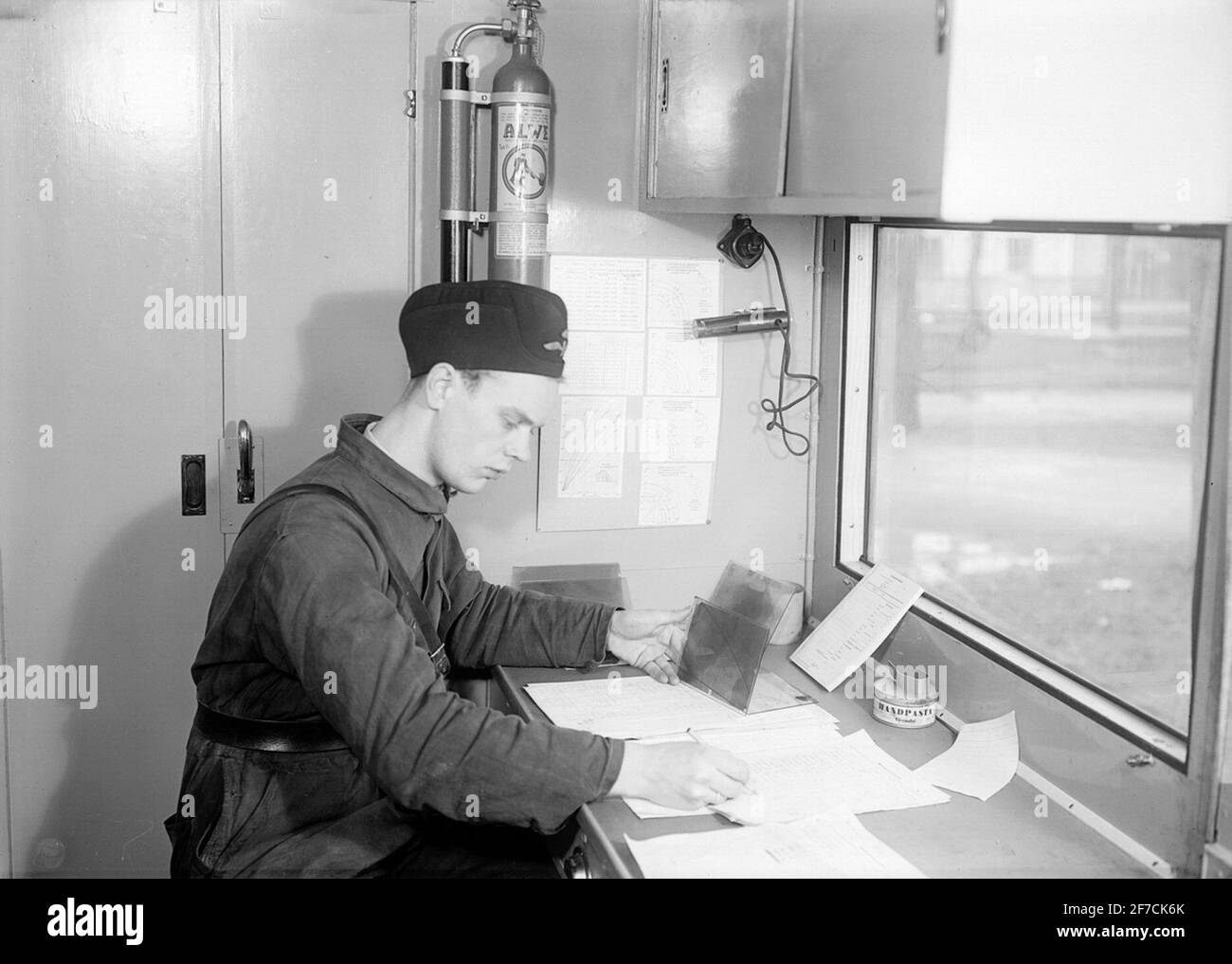 Work with identification of photo scanning images in expedition in ...