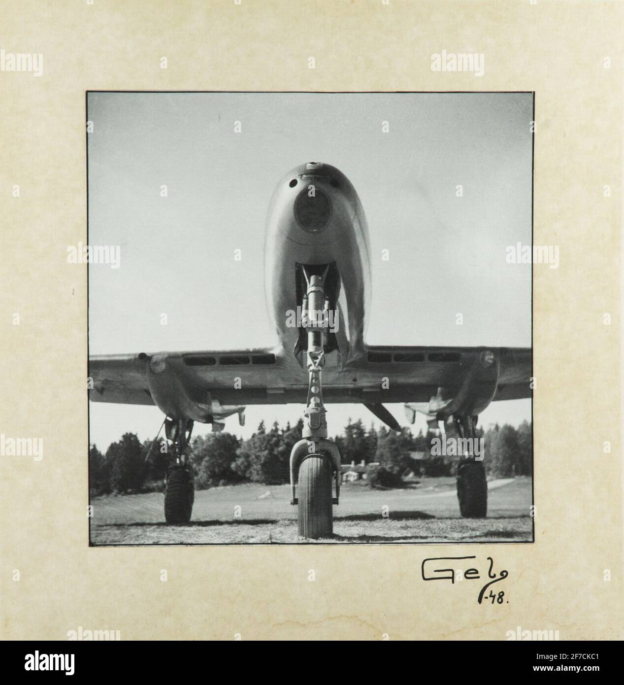 Airplane j 21a with nose with hatch camera, 1948 motif: airplane j 21a ...