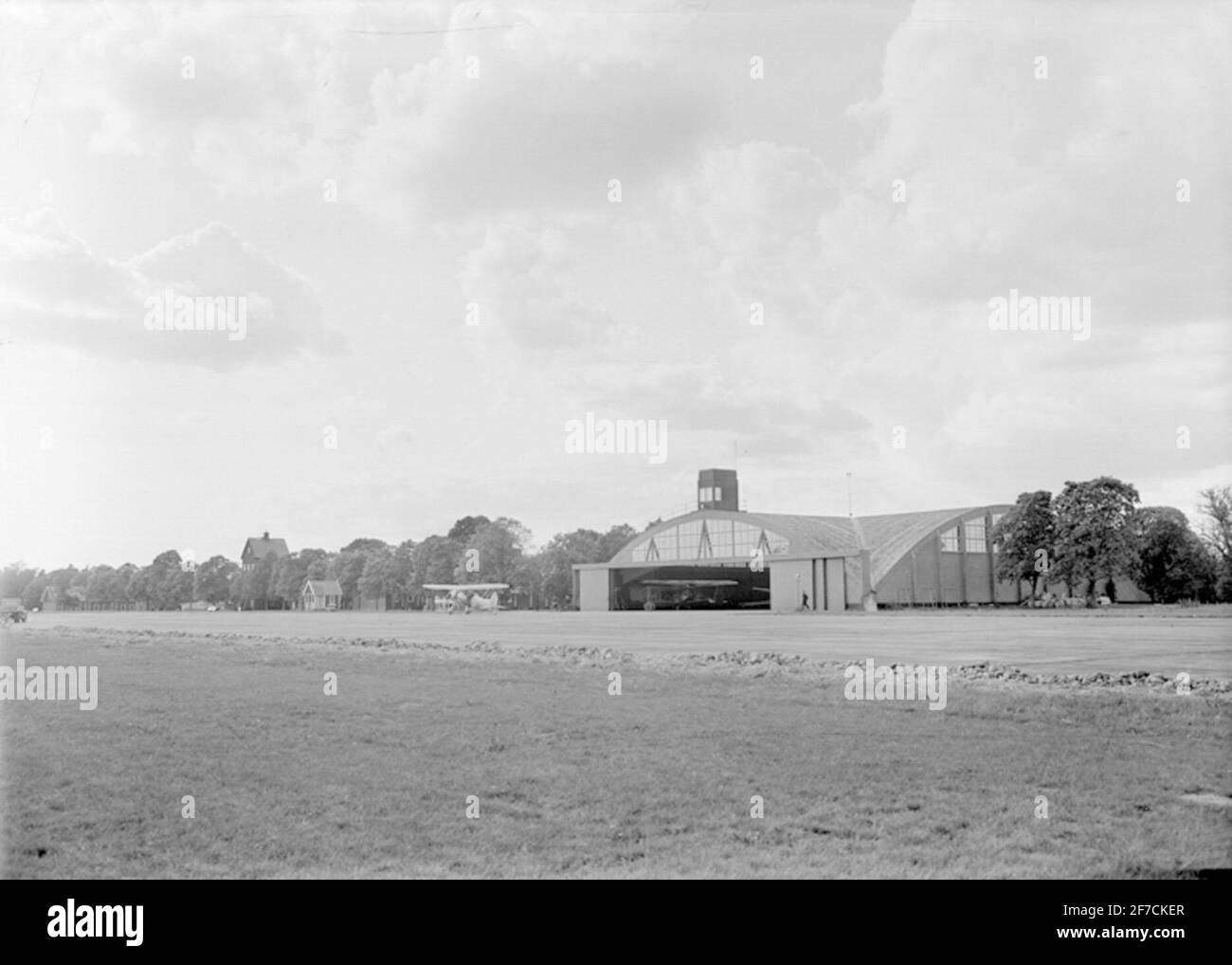 Hangar photo Black and White Stock Photos & Images - Alamy