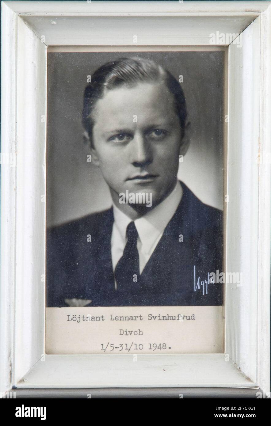 Portrait photography of Lieutenant Lennart Svinhufvud motif: Portrait ...