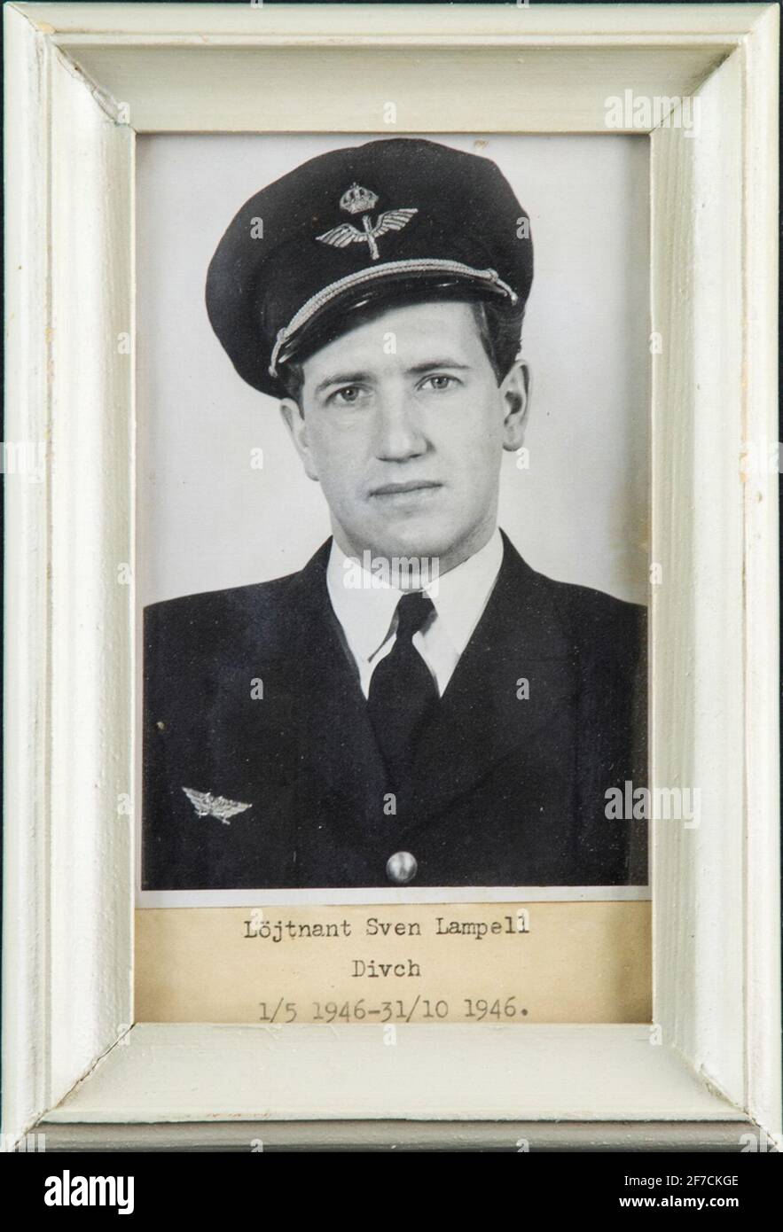 Portrait photography of Lieutenant Sven Lampell Portrait photography of ...