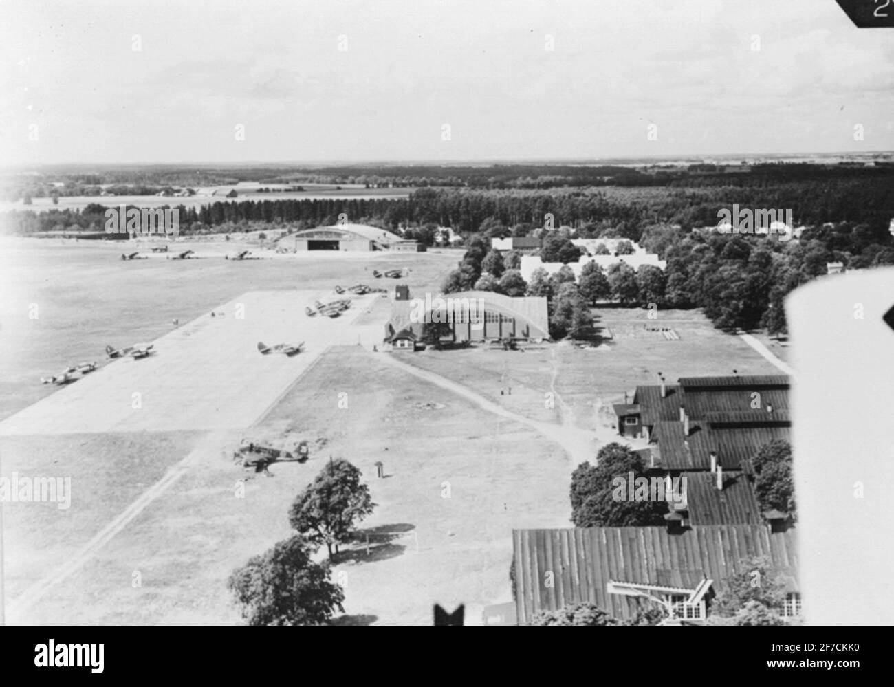 Hangars, 1941 aerial view of hangar m on f 3 ore Stock Photo - Alamy