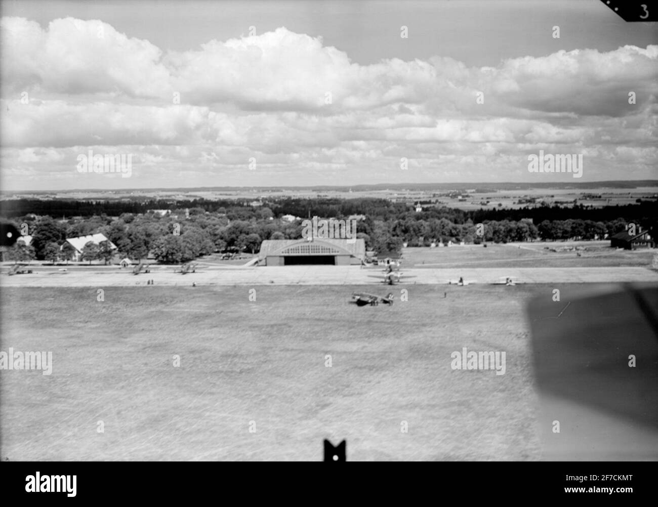 Hangar photo Black and White Stock Photos & Images - Alamy