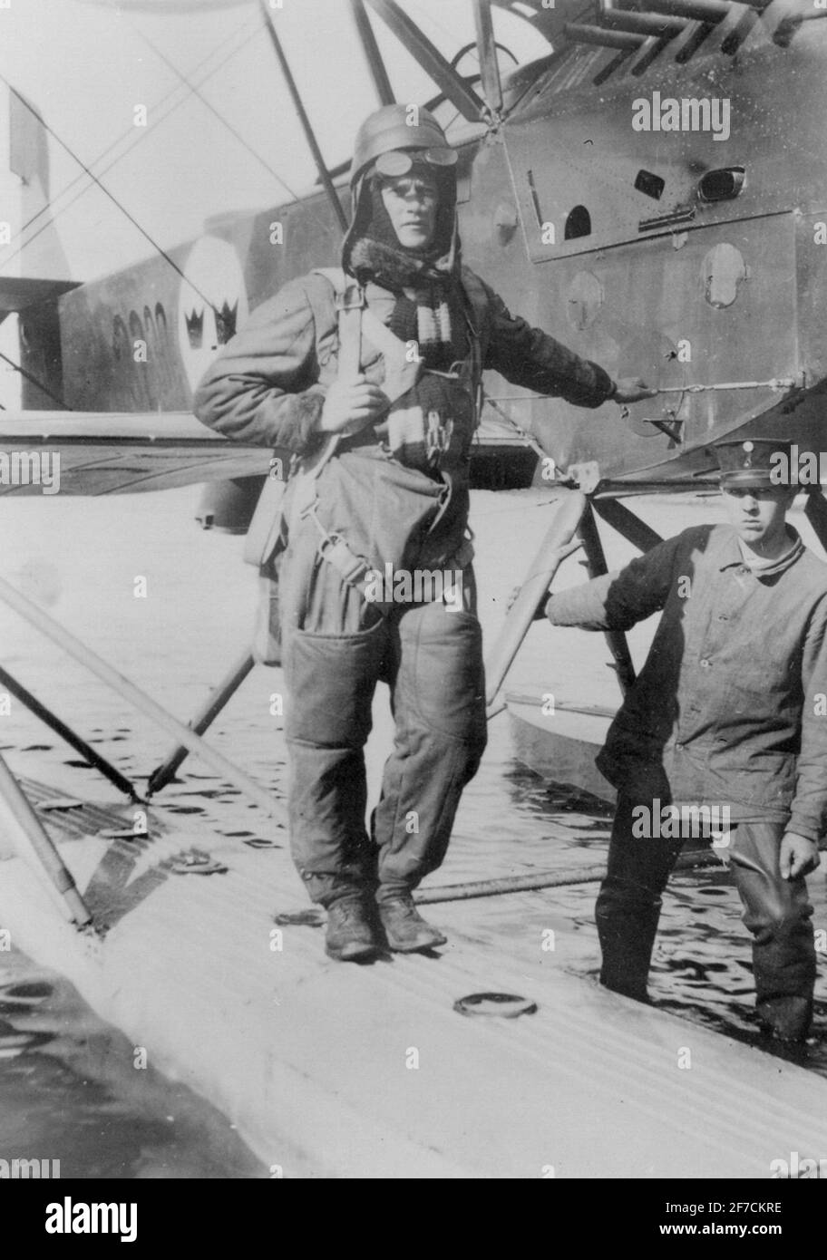 Air force engine mechanic Black and White Stock Photos & Images - Alamy