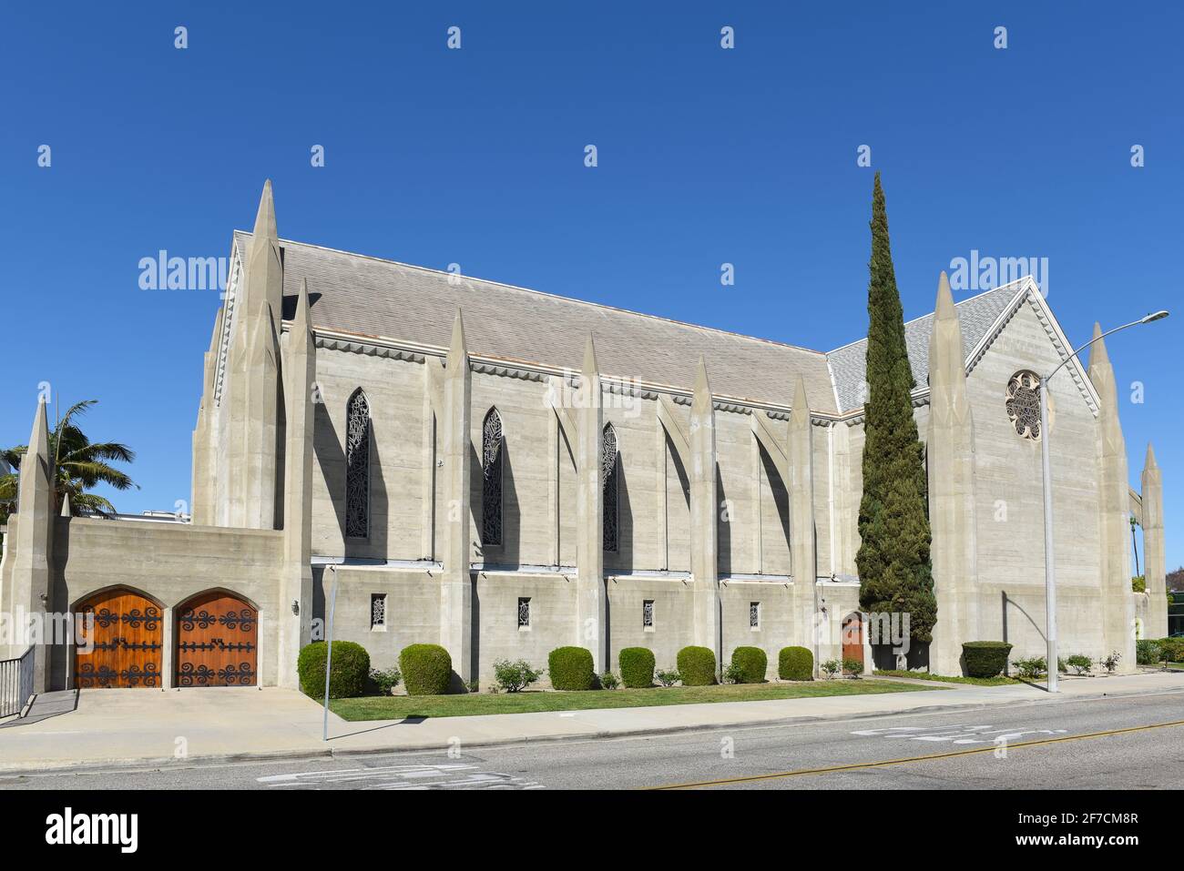 Downtown church hi-res stock photography and images - Alamy